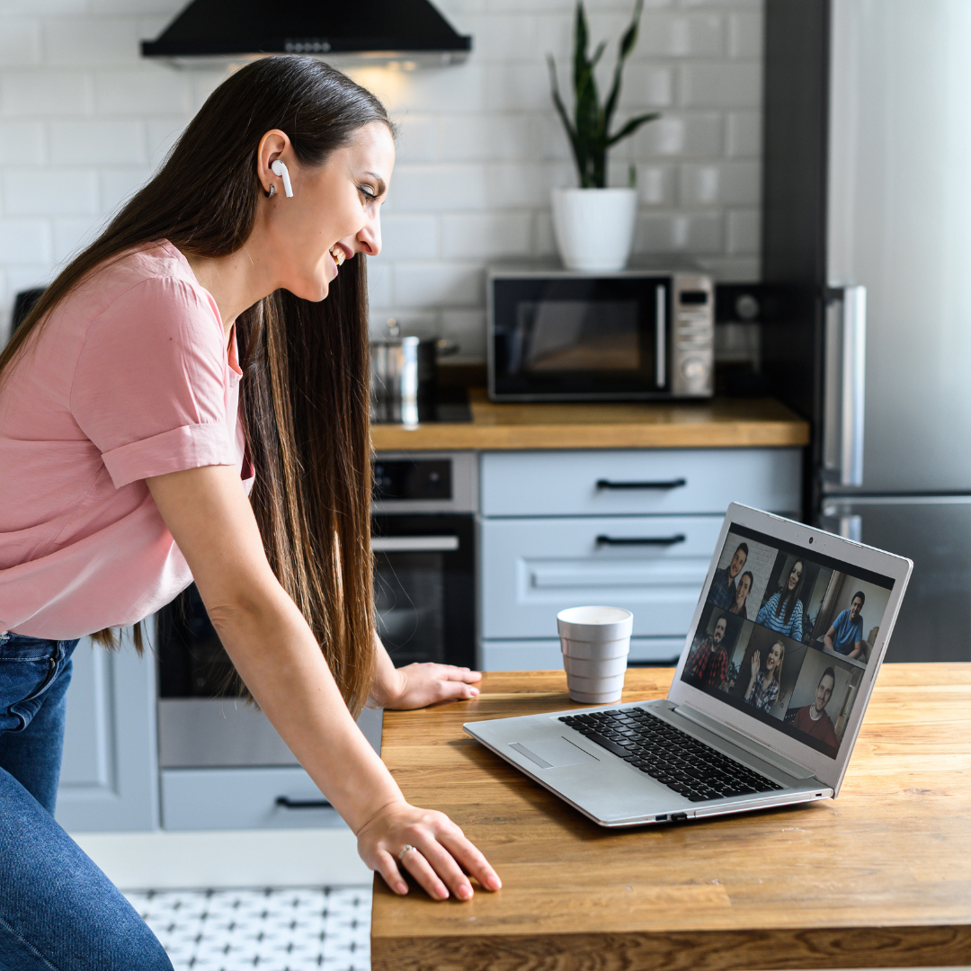 How to Attract and Support Remote Employees - MomUp